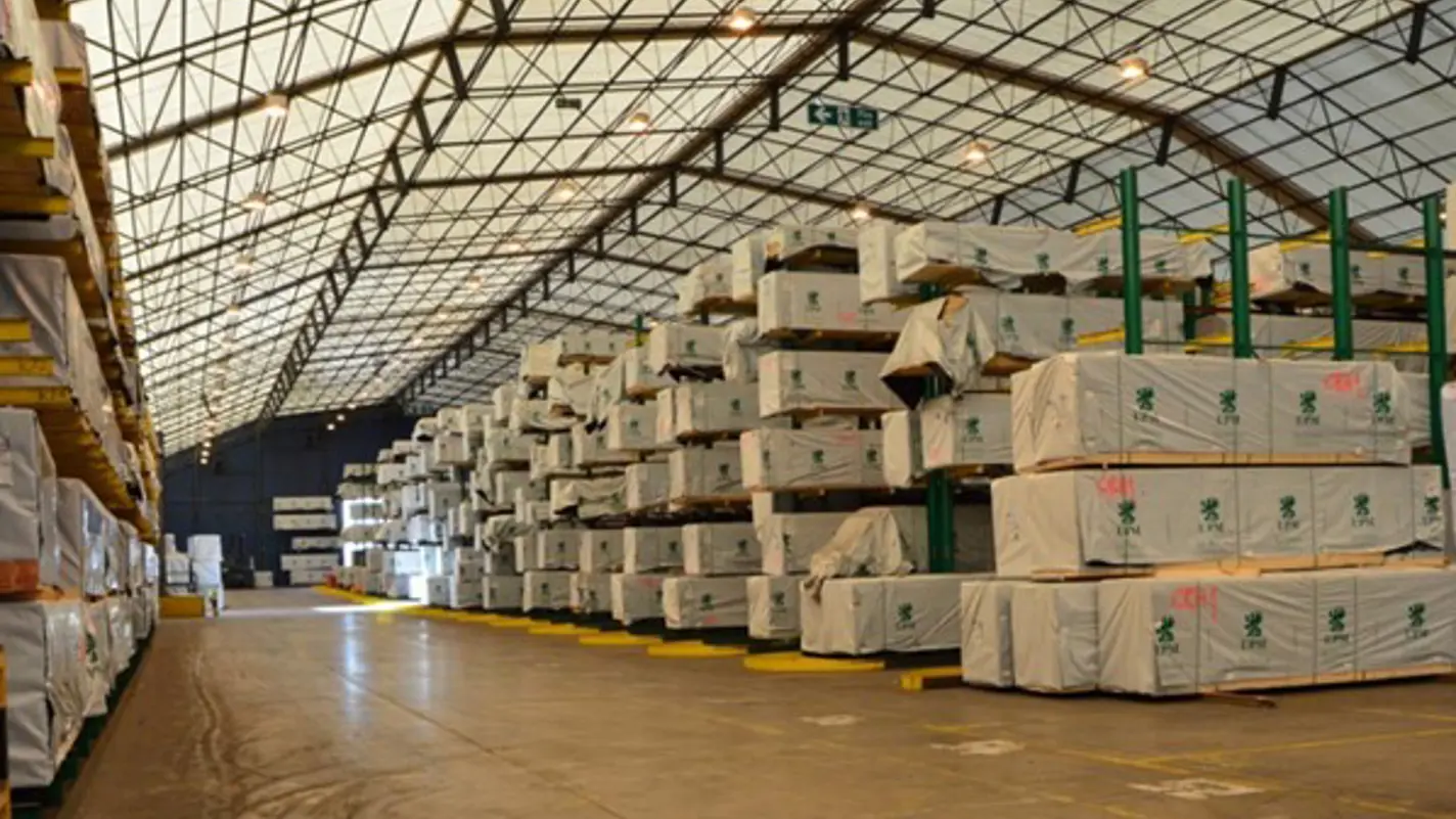 Faster service with terminal operations | UPM Timber